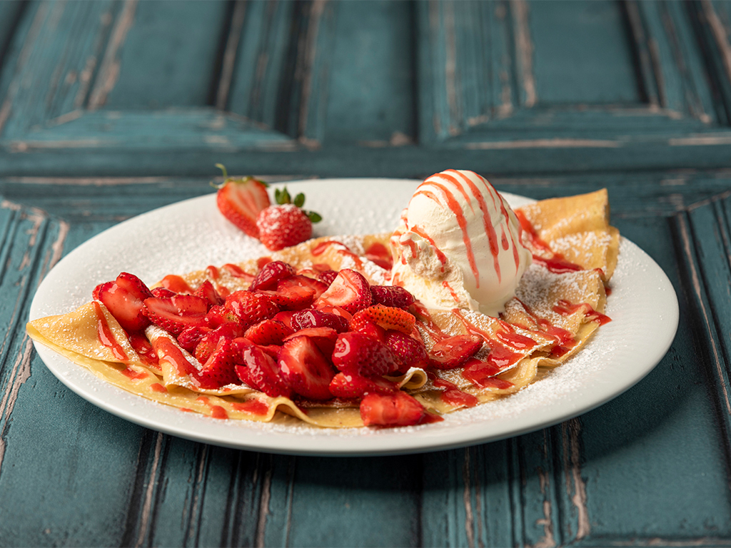 Crepe Morango - O Gato Comeu-te a Língua - Creparia, Confeitaria, Tapas ...